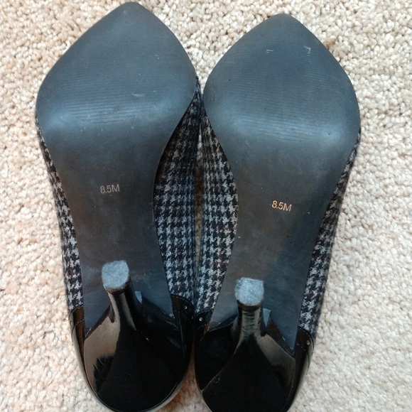 Vigoss | Shoes | Houndstooth Pattern Black Heels | Poshmark